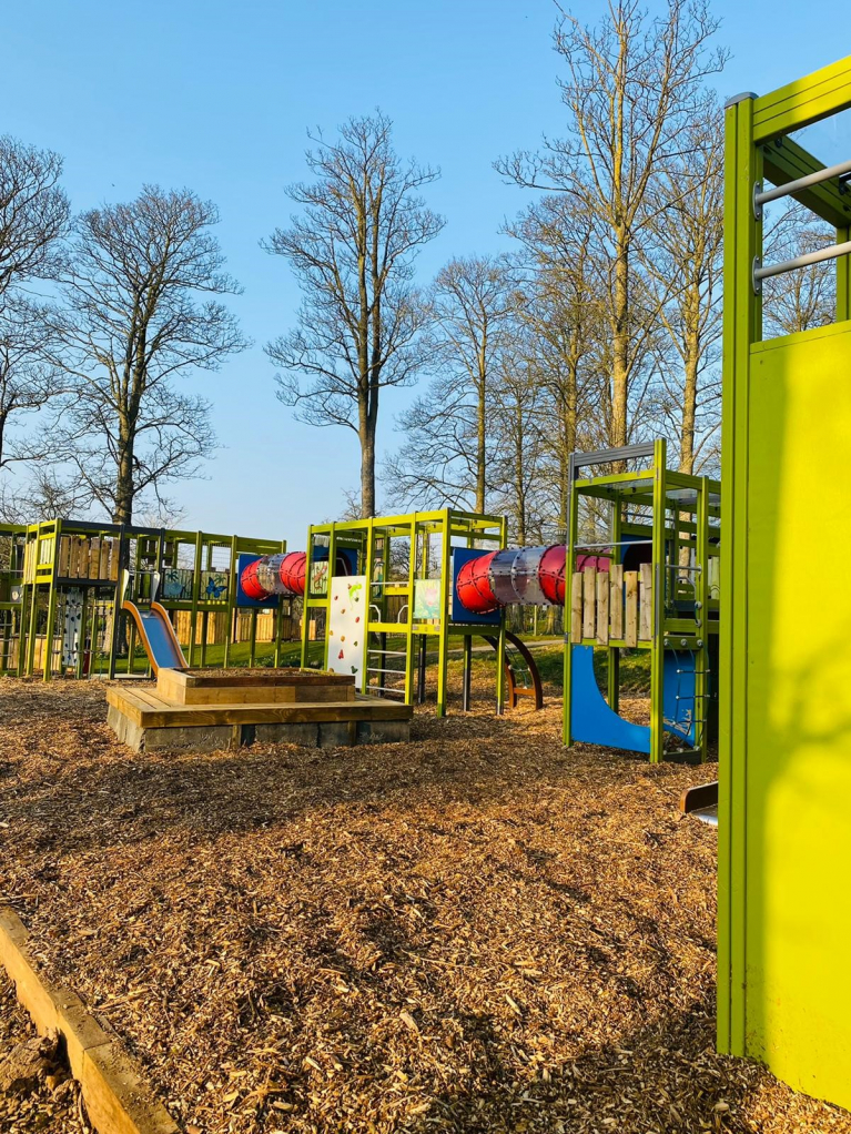 Run jump and slide in Jester's Jungle Fun Indoor Play